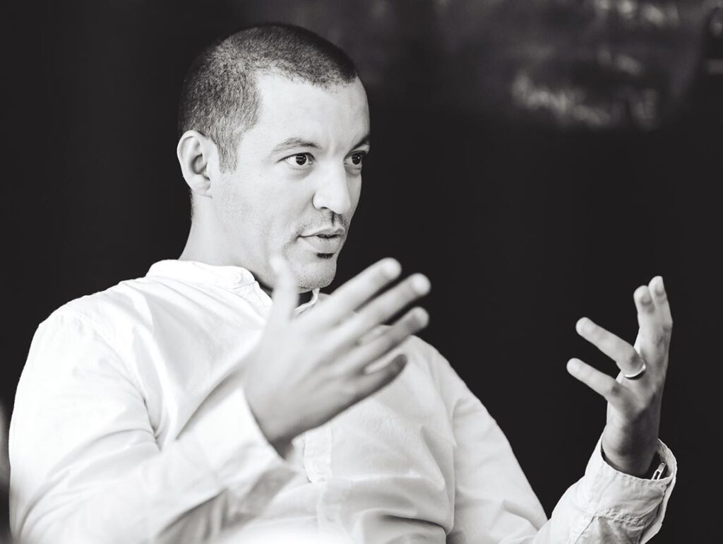 Abdelhakim GuilmiUne question d’équilibre et de proportion - DECO ACTUELLE